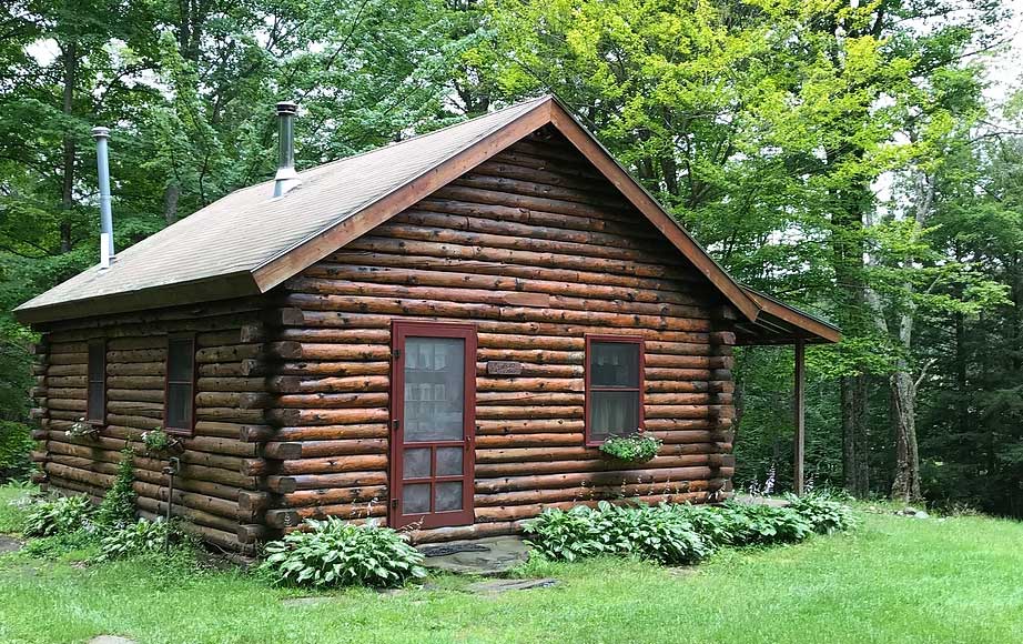 6 Romantic Getaways In Vermont (With Cabins!)